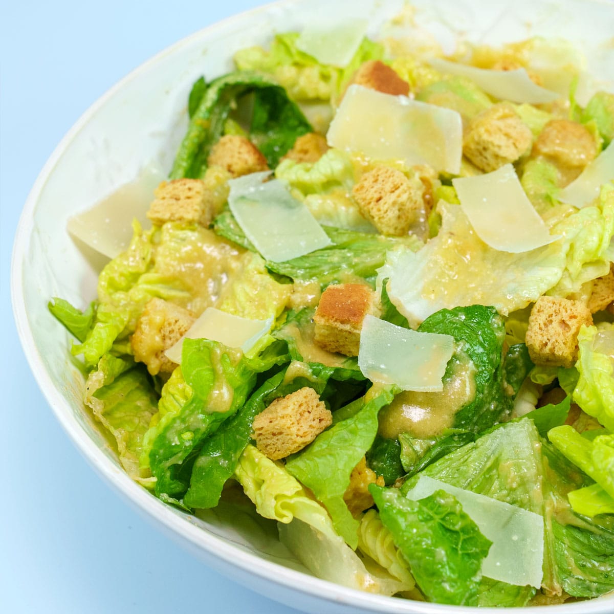 Ensalada César {Super Cremosa} (con VIDEO) | esdelicious.com